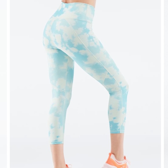 Fabletics | Pants & Jumpsuits | Fabletics Powerhold Highwaisted Capri ...